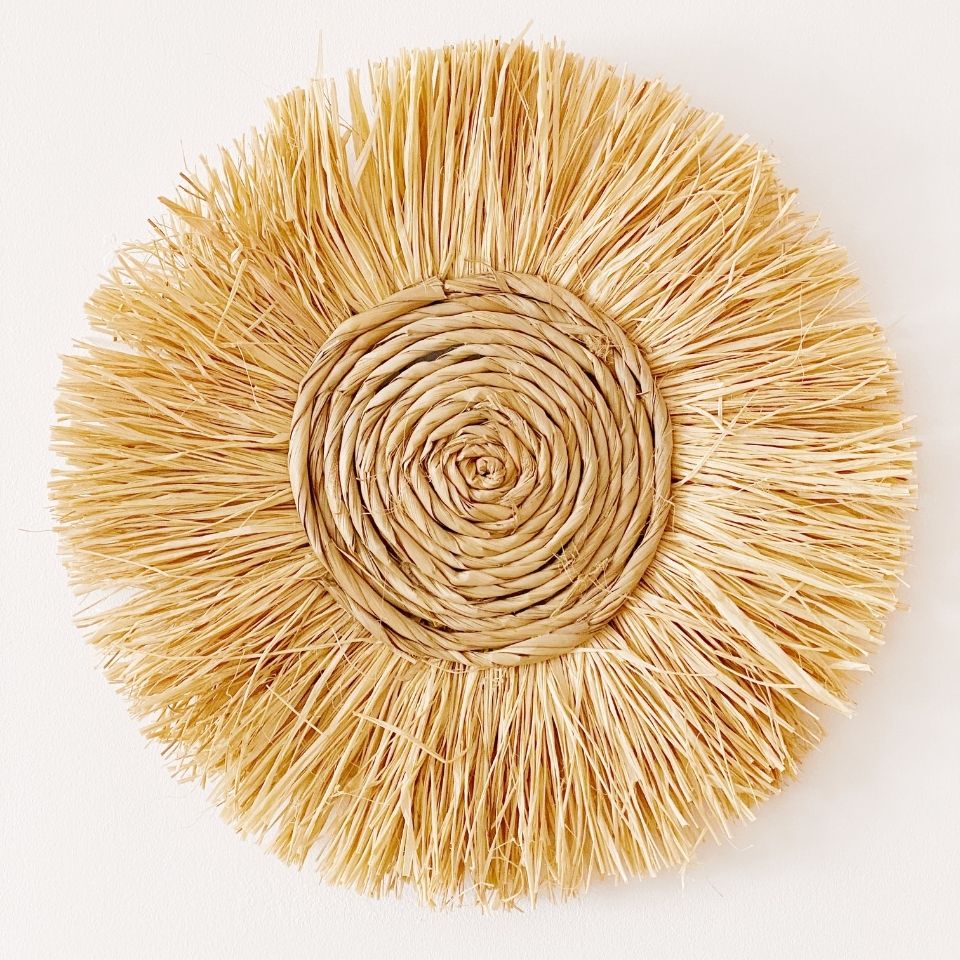 Decoración de pared en rafia – Decoresty